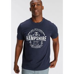 DELMAO Herren T-Shirt, blau, Gr. M, bedruckt, Single Jersey, Obermaterial: 100% Baumwolle, Shirts, Kurzarm, l&auml;ssige Passform, mit peppigem Print, aus