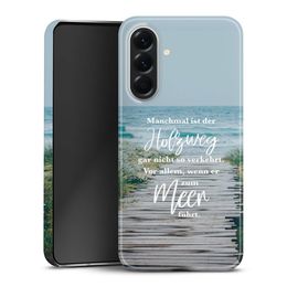 DeinDesign Galaxy A56 5G Handy Premium Case Smartphone Handyh&uuml;lle Schutzh&uuml;lle gl&auml;nzend Statement Beach Spruch Premium Case