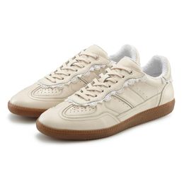 Sneaker Lascana "Freizeitschuh, Halbschuh", Damen, Gr. 40, beige (creme), Obermaterial: 85% Rindsleder, 15% Textilmaterial. Decksohle: 100% Textilmaterial. Futter: 100% Textilmaterial. Laufsohle: 100% Synthetik, unifarben, Basic, Schuhe Sneaker, mit Lederanteil und Spitzen Details