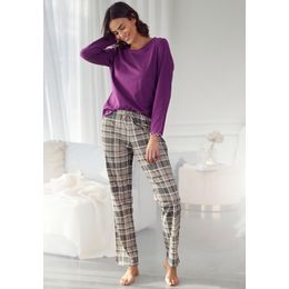 Pyjama Lascana, Damen, Gr. 44, lila (beere), Single Jersey, Obermaterial: 100% Baumwolle, kariert, figurumspielend lang, Rundhals, eingesetzt Babylock, Homewear-Sets Pyjama, mit Flanellhose im Karomuster