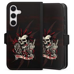 DeinDesign Galaxy S24 Handy Klapph&uuml;lle Handyh&uuml;lle aus Kunst Leder schwarz Flip Case Rock Totenkopf Music Sideflip mit Lasche