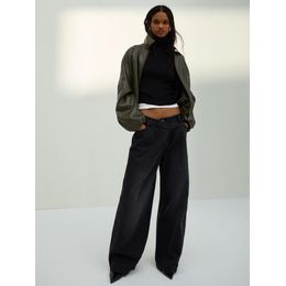 Bershka Jeans female size 30/31 Black denim