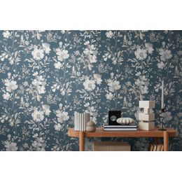 Vliestapete "Petal Poetry &ndash; Aquarell-Blumentapete", B/L: 0,53m x 10,05m, Rollen: 1blau 1, COSMOLIVING BY COSMOPOLITAN, Wohnzimmer, Tapeten, Zarte