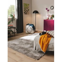 benuta Pop Hochflor Shaggyteppich Ricky Grau 80x150 cm - Bettvorleger f&uuml;r Schlafzimmer