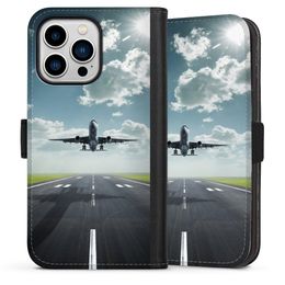 DeinDesign iPhone 13 Pro Handy Klapph&uuml;lle Handyh&uuml;lle aus Kunst Leder schwarz Flip Case Wanderlust Airplane Urlaub Sideflip mit Lasche