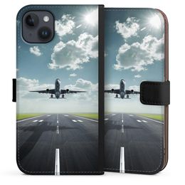 DeinDesign iPhone 14 Plus Handy Klapph&uuml;lle Handyh&uuml;lle aus Kunst Leder schwarz Flip Case Wanderlust Airplane Urlaub Sideflip mit langer Lasche