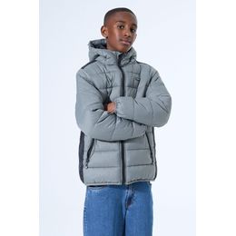 Steppjacke Garcia, Jungen, Gr. 152/158, grau (granite), Web, Obermaterial: 100% Polyester, unifarben, regular fit taillenbedeckt, elastischer Bund, Jacken Steppjacke, mit Logo Stickerei for BOYS