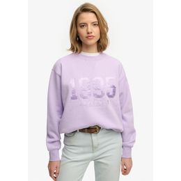 Sweatshirt Superdry "VARSITY SATIN APPLIQUE CREW", Damen, Gr. L, parma violet lila, Sweatware, Obermaterial: 70% Baumwolle, 30% Polyester, bedruckt, relaxed fit normal, Rundhals, Rippb&uuml;ndchen, Sweatshirts Sweatshirt