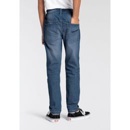 DELMAO Jungen Stretch-Jeans "Straight-fit Jeans f&uuml;r Jungen", blau, Gr. 134, Denim/Jeans, Obermaterial: 58% Baumwolle, 40% Polyester, 2% Elasthan,