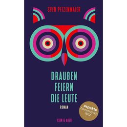Drau&szlig;en feiern die Leute