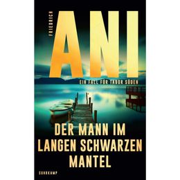 Der Mann im langen schwarzen Mantel