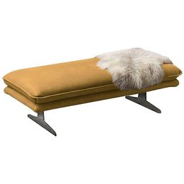 Polsterhocker W.Schillig, gelb (kurkuma z69), B:145cm H:43cm T:71cm, Longlife Xtra-Leder Z69: Das feinnarbige, gedeckte Softleder Z69 besticht durch seine au&szlig;ergew&ouml;hnliche Weichheit im trendigen &raquo;Vintage-Look&laquo;, Hautst&auml;rke 0, 9 - 1, 1 mm, Hocker, Polsterhocker, F&uuml;&szlig;e in Chrom gl&auml;nzend