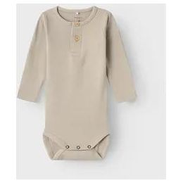 Langarmbody name it "NBMKAB LS BODY NOOS", Jungen, Gr. 50, N-Gr, beige (pure cashmere), Feinripp, Obermaterial: 57% Baumwolle, 38% Modal, 5% Elasthan, unifarben, regular fit, Rundhals, Bodys