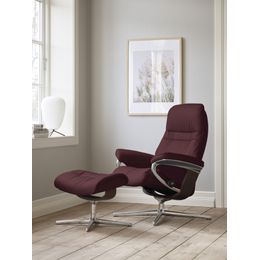Relaxsessel stressless "Sunrise", rot (bordeaux batick), B:92cm H:105cm T:80cm, Leder BATICK: BATICK ist ein leicht korrigiertes, durchgef&auml;rbtes und genarbtes M&ouml;belleder, bei dem die meisten Unebenheiten und Spuren in der Regel entfernt wurden., Sessel, Relaxsessel, mit Cross Base, Gr&ouml;&szlig;e S, M & L, Holzakzent Braun