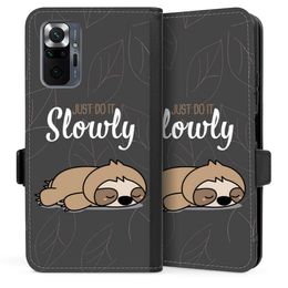 DeinDesign Xiaomi Redmi Note 10 Pro Handy Klapph&uuml;lle Handyh&uuml;lle aus Kunst Leder schwarz Flip Case Sayings Sloth Lazy Sunday Sideflip mit langer Lasche