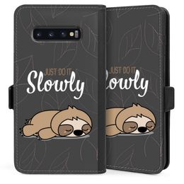 DeinDesign Galaxy S10 Plus Handy Klapph&uuml;lle Handyh&uuml;lle aus Kunst Leder schwarz Flip Case Sloth Lazy Sunday Sayings Sideflip mit Lasche