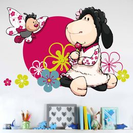 Wandtattoo Kinderzimmer NICI Schaf Jolly Lynn mit Schmetterling Junge & M&auml;dchen Wandsticker Tiere Kinder Wandaufkleber in S-XXL Baby