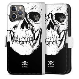 DeinDesign iPhone 12 Pro Handy Klapph&uuml;lle Handyh&uuml;lle aus Kunst Leder wei&szlig; Flip Case Totenkopf Fc St. Pauli Official Licensed Product Sideflip mit Lasche