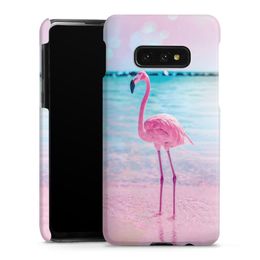 DeinDesign Galaxy S10e Handy Premium Case Smartphone Handyh&uuml;lle Schutzh&uuml;lle matt Beach Tropical Flamingo Premium Case