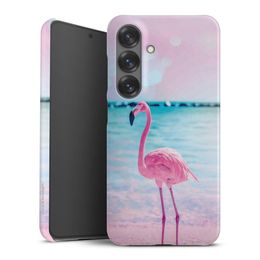 DeinDesign Galaxy S25 Handy Premium Case Smartphone Handyh&uuml;lle Schutzh&uuml;lle matt Beach Tropical Flamingo Premium Case