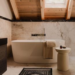 Omnires VALENCIA Vorwand-Badewanne, mit Sch&uuml;rze, VALENCIASWPBP,