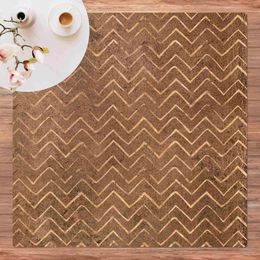 Bilderwelten Kork-Teppich Abstrakt braun Korkmatte - Goldener Zick Zack auf Holzoptik - Streifen Wohnzimmer Schlafzimmer