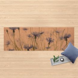 Bilderwelten Kork-Teppich Tropisch violett Korkmatte - Kornblumen und Gr&auml;ser im Feld - Gr&auml;ser Wohnzimmer Schlafzimmer