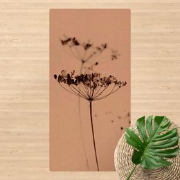 Bilderwelten Kork-Teppich Motiv braun Blumen Korkmatte - Trockenblume im Schatten - Deko Wohnzimmer Schlafzimmer