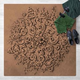 Bilderwelten Kork-Teppich Illustration schwarz weiss Korkmatte - Viktorianische Ornamentik mit Patina in Schwarz-Wei&szlig; - Barock Wohnzimmer Schlafzimmer