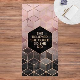 Bilderwelten Kork-Teppich Abstrakt gold Spr&uuml;che Aquarell - She Believed She Could Ros&eacute; Gold - Geometrisch Wohnzimmer Schlafzimmer