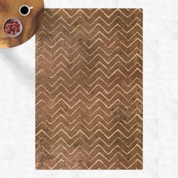Bilderwelten Kork-Teppich Abstrakt braun Korkmatte - Goldener Zick Zack auf Holzoptik - Streifen Wohnzimmer Schlafzimmer