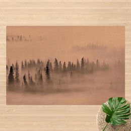 Bilderwelten Kork-Teppich Motiv schwarz weiss Wald Korkmatte - Nebel im Tannenwald Schwarz-Wei&szlig; - B&auml;ume Wohnzimmer Schlafzimmer