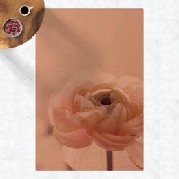 Kork-Teppich - Rosa Bl&uuml;te im Fokus - Motiv rosa Korkmatte Rose Wohnzimmer Schlafzimmer