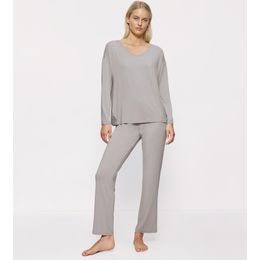 Pyjama Triumph "Timeless Sensuality PK LSL", Damen, Gr. 42, grau (silent grau), Single Jersey, 94% Modal, 6% Elasthan, unifarben, normal normal, V-Ausschnitt, Homewear-Sets Pyjama, atumgsaktiv und weich
