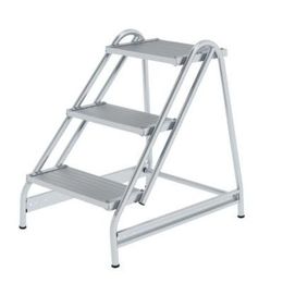 Munk Arbeitspodest, Aluminium, verschwei&szlig;te Rohrkonstruktion, Trittfl&auml;che 400 x 300 mm, 200 mm tiefe Stufen, max. 150 kg Belastung, 3 Stufen