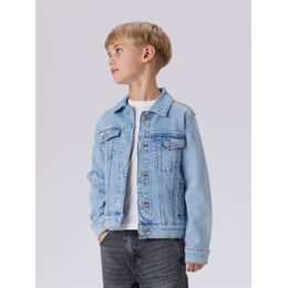 Jeansjacke name it "NKMJAGGER f&uuml;r Jungen mit Brusttaschen und elastischem Denim", Jungen, Gr. 98, blau (light blau denim), Web, Obermaterial: 99% Baumwolle, 1% Elasthan, Abriebeffekte, regular fit h&uuml;ftlang, Manschette, Jacken Jeansjacke, regular fit, Denim, Abriebeffekte, Umlegekragen