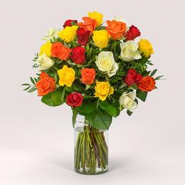 Bunter Rosenstrau&szlig; mit Vase
