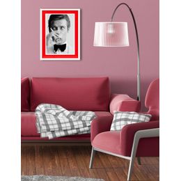 Bild mit Rahmen queence "Roger Moore", rot (farbe rahmen: wei&szlig;, farbe bild(er): rot), B:40cm H:50cm T:2cm, Acrylglas, Holz, Bilder, Bild mit Rahmen, Poster mit buntem Acrylglas Passepartout