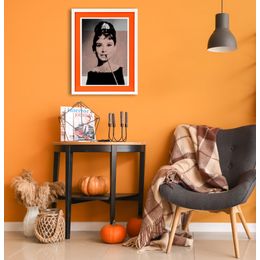 Bild mit Rahmen queence "Fr&uuml;hst&uuml;ck bei Tiffany, Audrey Hepburn", orange (farbe rahmen: wei&szlig;, farbe bild(er): orange), B:40cm H:50cm T:2cm, Acrylglas, Holz, Bilder, Bild mit Rahmen, Poster mit buntem Acrylglas Passepartout
