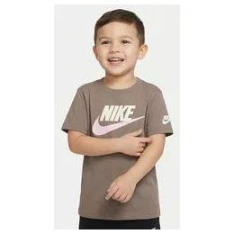 T-Shirt Nike SPORTSWEAR "NKN CLUB FAMILY S/S KNIT TOP", M&auml;dchen, Gr. 122 (7), mink braun, Obermaterial: 60% Baumwolle, 40% Polyester, Shirts T-Shirt, f&uuml;r Kinder, sportlicher Stil, f&uuml;r sportliche Aktivit&auml;ten