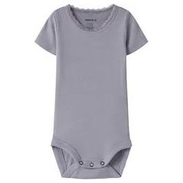 Kurzarmbody name it "NBFKAB SS BODY NOOS", Jungen, Gr. 68, N-Gr, lavender gray, Rippware, Obermaterial: 57% Baumwolle, 38% Modal, 5% Elasthan, unifarben, regular fit normal, Rundhals, Bodys, Baumwollmischung, Kurzarm