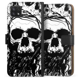 DeinDesign Galaxy A22 5G Handy Klapph&uuml;lle Handyh&uuml;lle aus Kunst Leder schwarz Flip Case Halloween Totenkopf Skulls Sideflip mit langer Lasche
