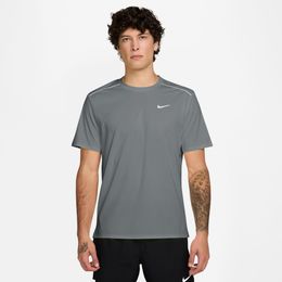 Laufshirt Nike "M NK DF UV MILER SS", Herren, Gr. L, smoke grau, i, Obermaterial: 100% Polyester, normal, Rundhals, Shirts Laufshirt, sportlicher Schnitt, mit kurzen &Auml;rmeln, mit reflektierenden Details