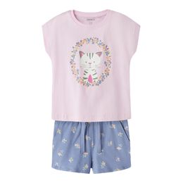 Shorty name it "NMFVIGEA CAPSL TOP SET", M&auml;dchen, Gr. 104, pirouette print:flower cat, Jersey, Obermaterial: 100% Baumwolle, bedruckt, normal kurz, Rundhals, angeschnitten, Homewear-Sets Shorty, bestehend aus Shirt und Shorts
