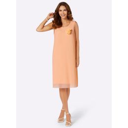 WITT Damen Plisseekleid mit Ansteckblume, apricot, Gr&ouml;&szlig;e 38