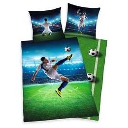 Kinderbettw&auml;sche "Fu&szlig;ballschuss", gr&uuml;n, B/L: 135cm x 200cm, 1 Stk., 1 Stk., Renforc&eacute;, B/L: 80cm x 80cm, 2 Stk., Renforc&eacute;, Obermaterial: 100% Baumwolle, Herding YOUNG COLLECTION, Bettw&auml;sche, mit einem Fu&szlig;ballspieler
