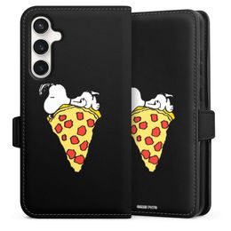 DeinDesign Galaxy S23 FE Handy Klapph&uuml;lle Handyh&uuml;lle aus Kunst Leder schwarz Flip Case Peanuts Pizza Snoopy Sideflip mit Lasche