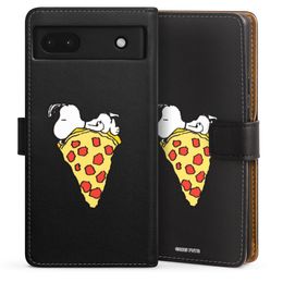DeinDesign Google Pixel 6a Handy Klapph&uuml;lle Handyh&uuml;lle aus Kunst Leder schwarz Flip Case Peanuts Pizza Snoopy Sideflip mit langer Lasche