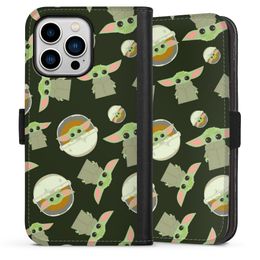 DeinDesign iPhone 13 Pro Handy Klapph&uuml;lle Handyh&uuml;lle aus Kunst Leder schwarz Flip Case Official Licensed Product Star Wars Muster Baby Yoda Sideflip mit Lasche