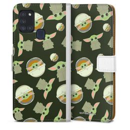 DeinDesign Galaxy A21s Handy Klapph&uuml;lle Handyh&uuml;lle aus Kunst Leder wei&szlig; Flip Case Official Licensed Product Star Wars Muster Baby Yoda Sideflip mit Lasche